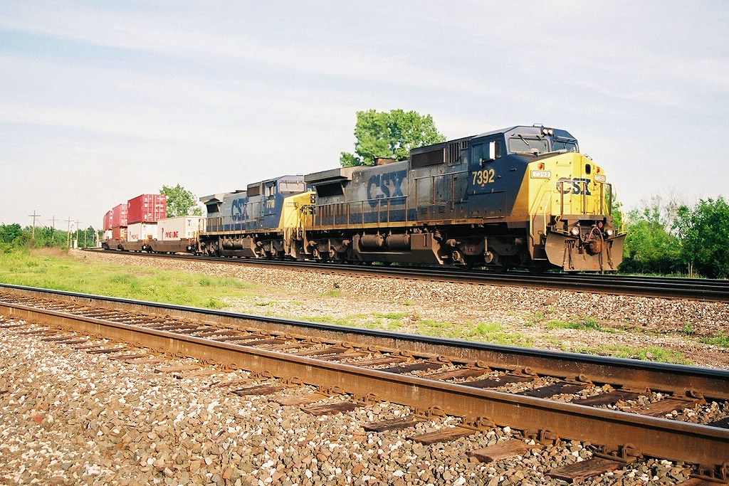 CSX 7392 west